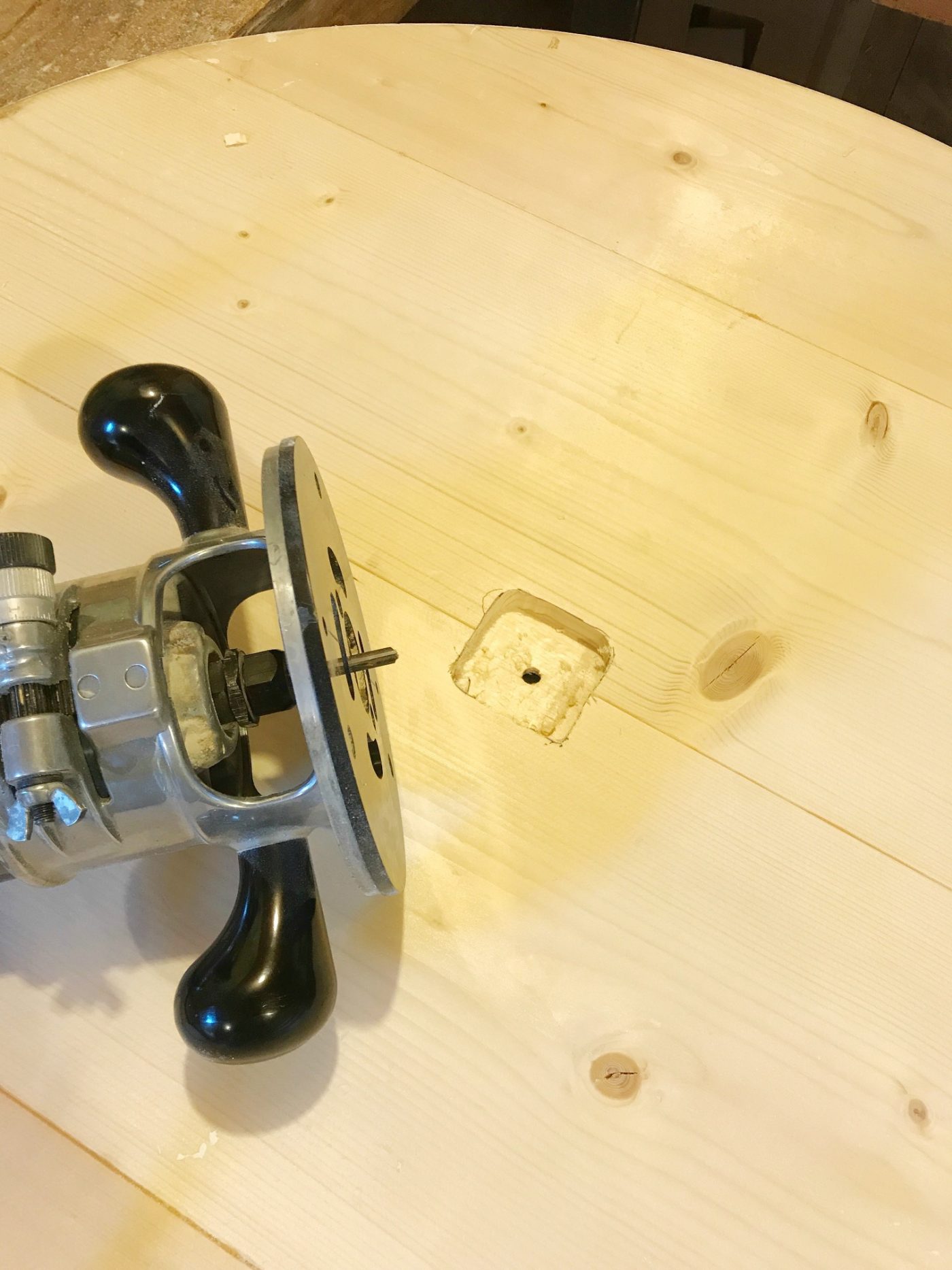 Router Guide for Beginner Woodworking--Everything You Need to Know!