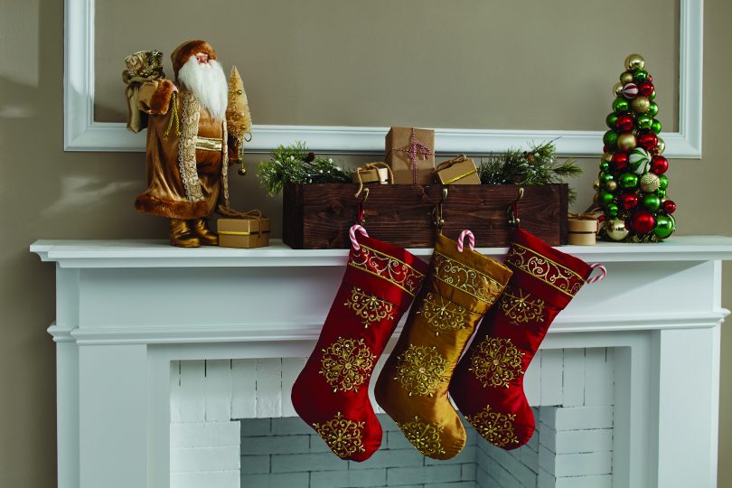 DIY Christmas Stocking Hanger Box--DIH Workshop Virtual Party