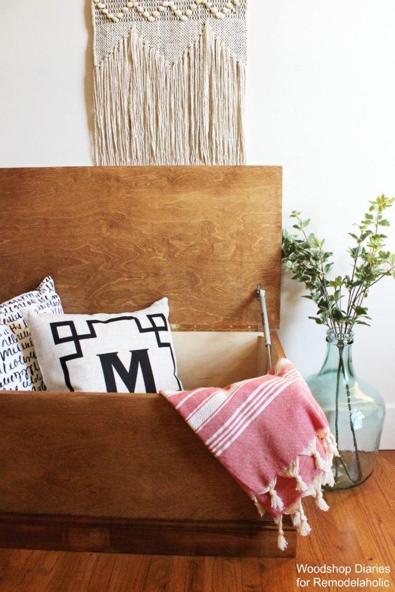 Simple DIY Storage Trunk Toy Box Blanket Chest {Free Building Plans!}