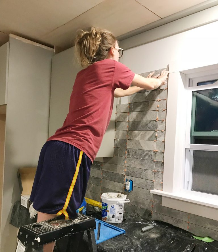 How to Tile a Backsplash --{A Tutorial for Beginners!}