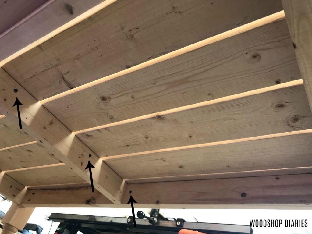 DIY Outdoor Dining Table --{Free Plans and Video Tutorial!}