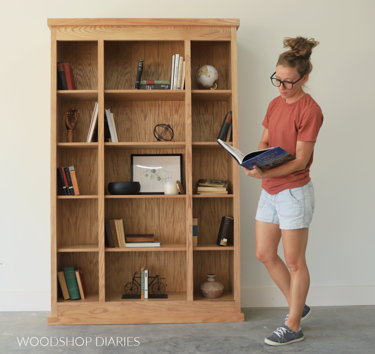 How to Build a Classic Bookcase with BUILDING PLANS