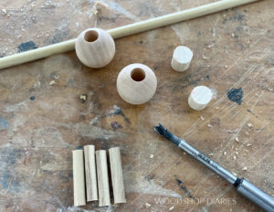 How to DIY a Gallery Rail for a Bookshelf | FOR CHEAP!